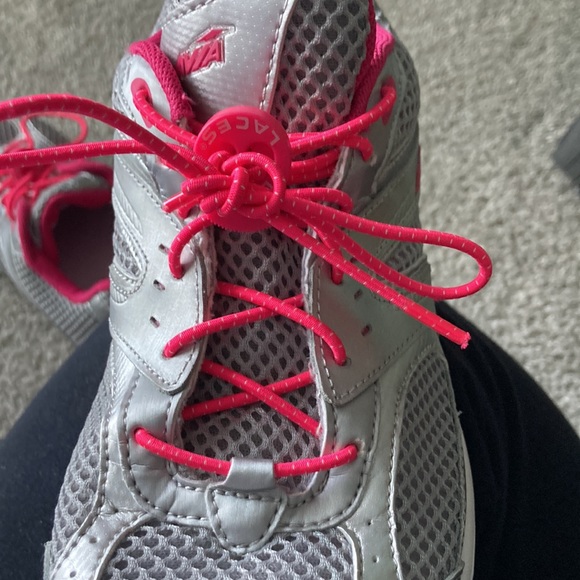 Avia | Shoes | Euc Avia Athletic Shoes With Lock Laces Silver And Pick ...